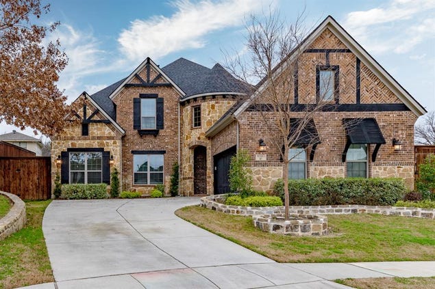 Kelly Babb | Rogers Healy and Associates Real Estate